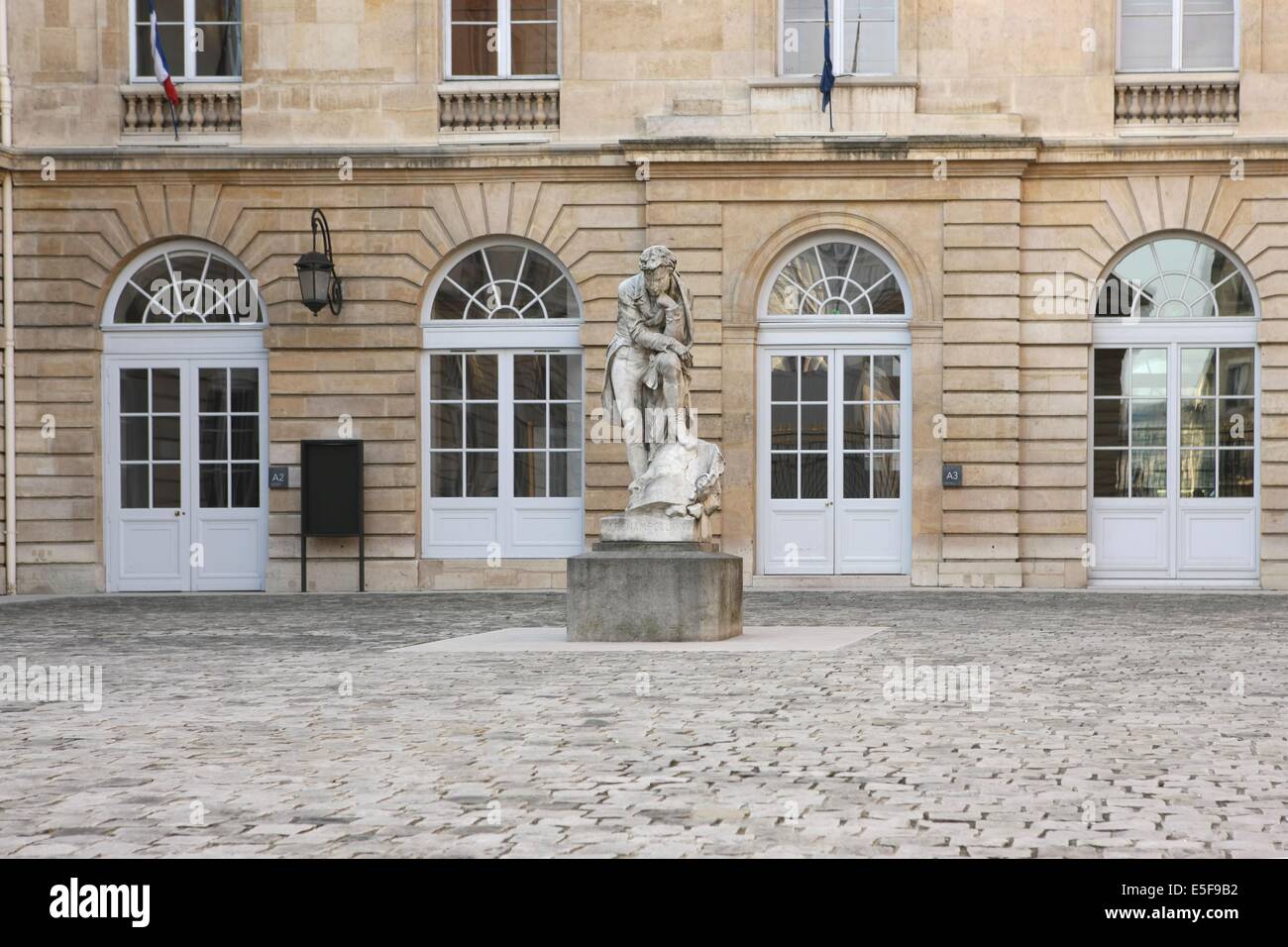 Statue de champollion -Fotos und -Bildmaterial in hoher Auflösung – Alamy