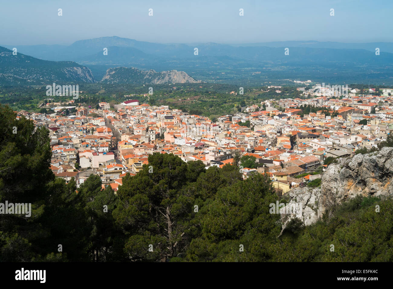 Luftaufnahme von Dorgali, Sardinien, Italien Stockfotografie - Alamy