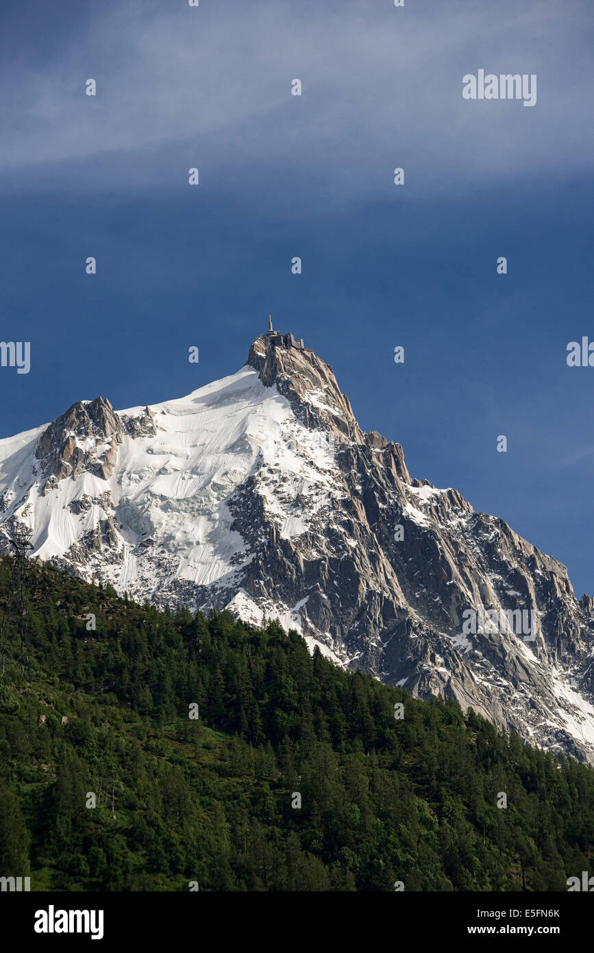 Mt Aiguille du Midi mit einer Seilbahn-Station, 3842 m, Chamonix-Mont-Blanc, Haute-Savoie, Rhône ...
