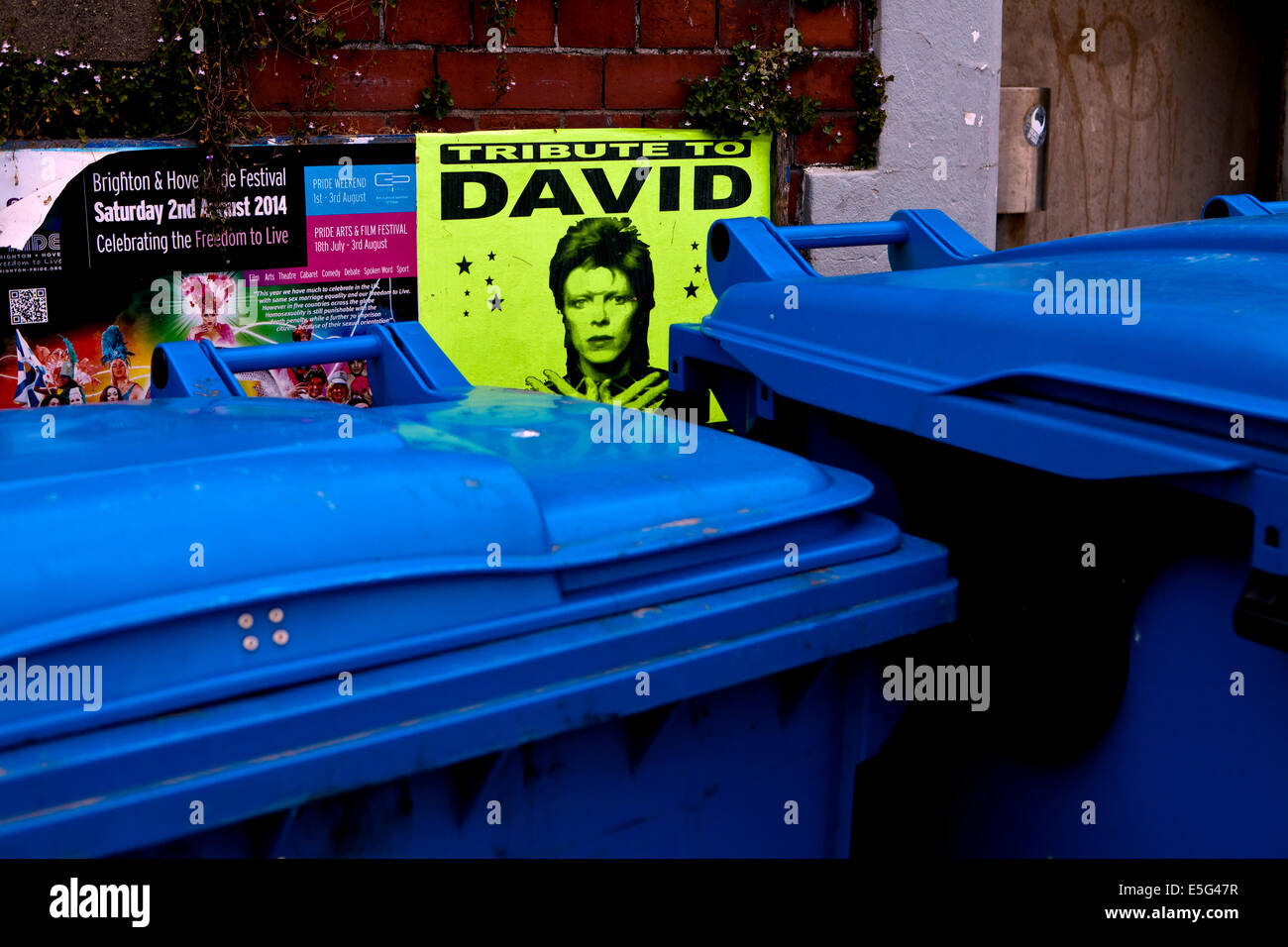 Tribute poster -Fotos und -Bildmaterial in hoher Auflösung – Alamy