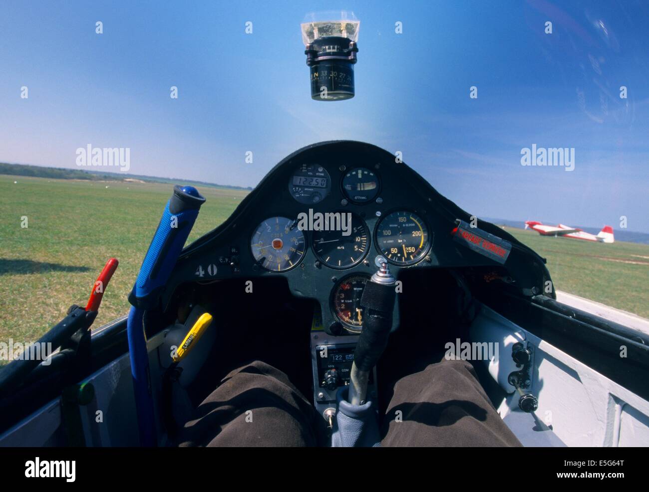 Segelflugzeug cockpit segelflugzeug -Fotos und -Bildmaterial in hoher ...