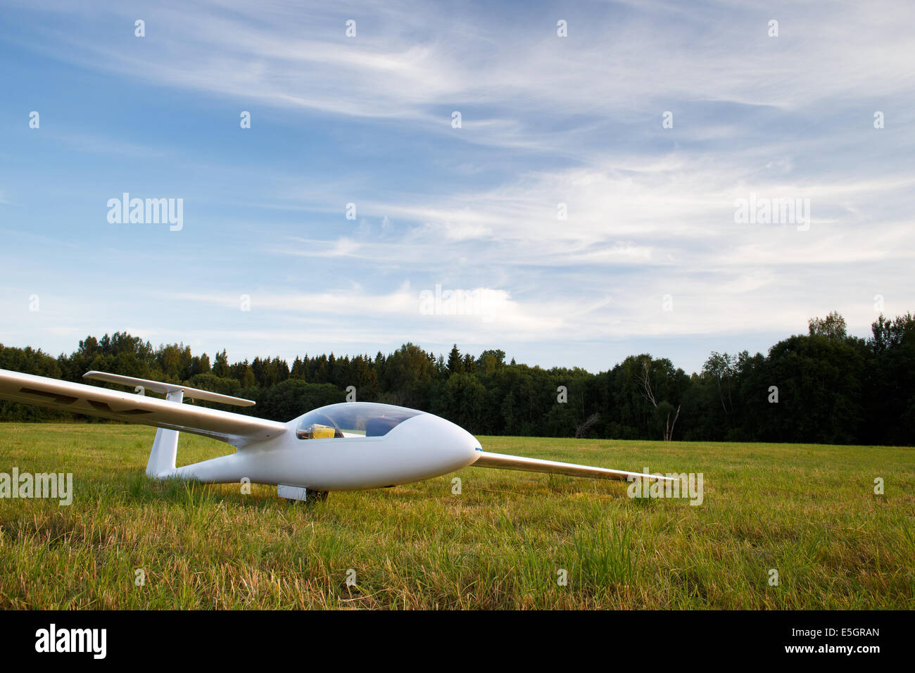 Segelflugzeug gelandet -Fotos und -Bildmaterial in hoher Auflösung – Alamy