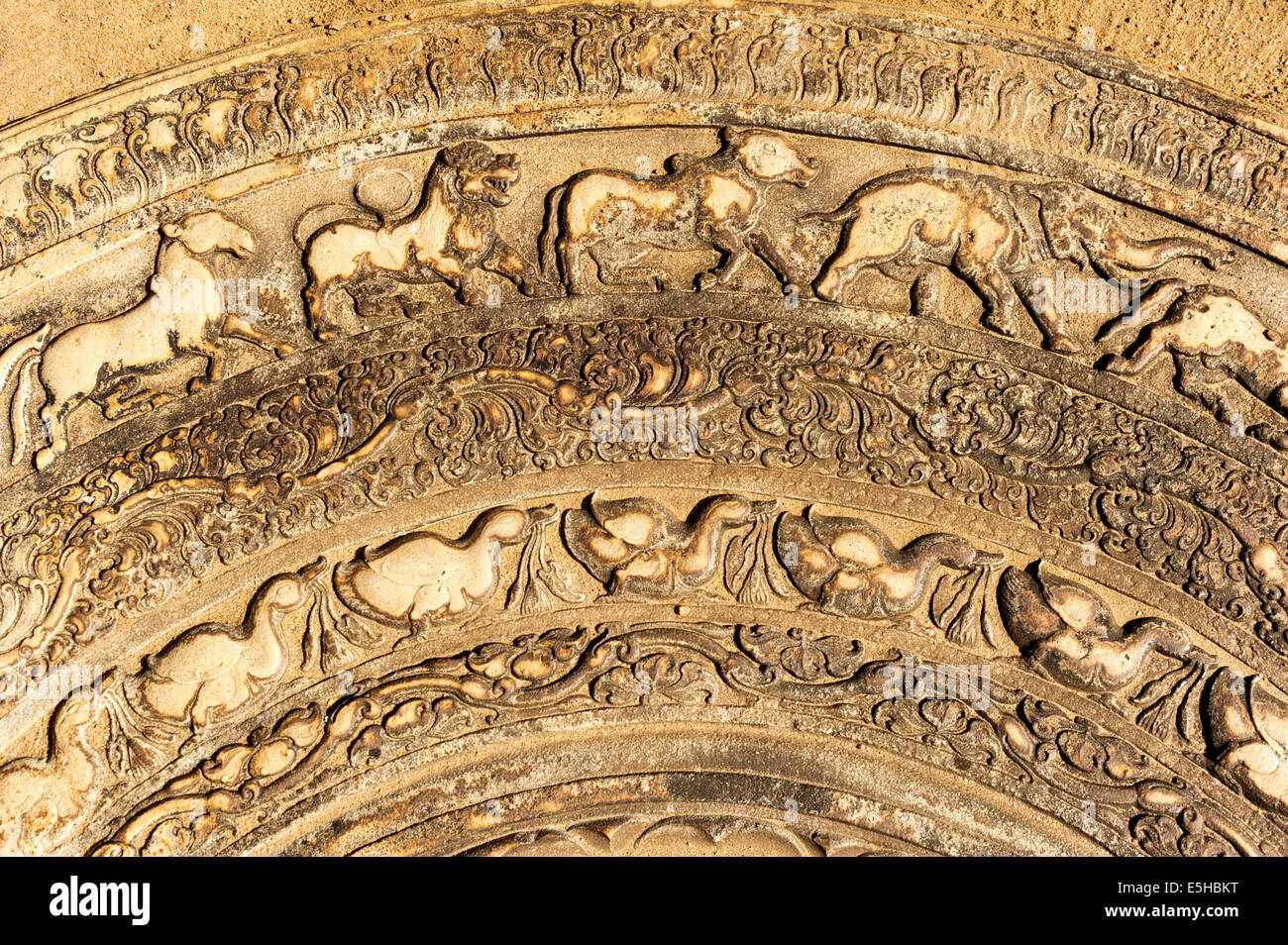 Alte Stein-Relief, Mondstein mit Darstellungen von Tieren, Elefant ...