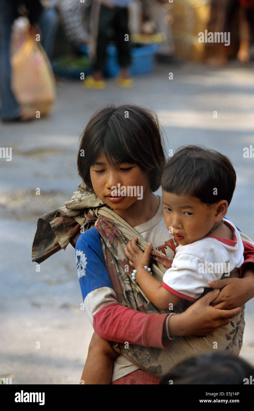 Mae Sai ist der nördlichste Landkreis (Amphoe) der Provinz Chiang Rai in Nordthailand. Die Stadt ...