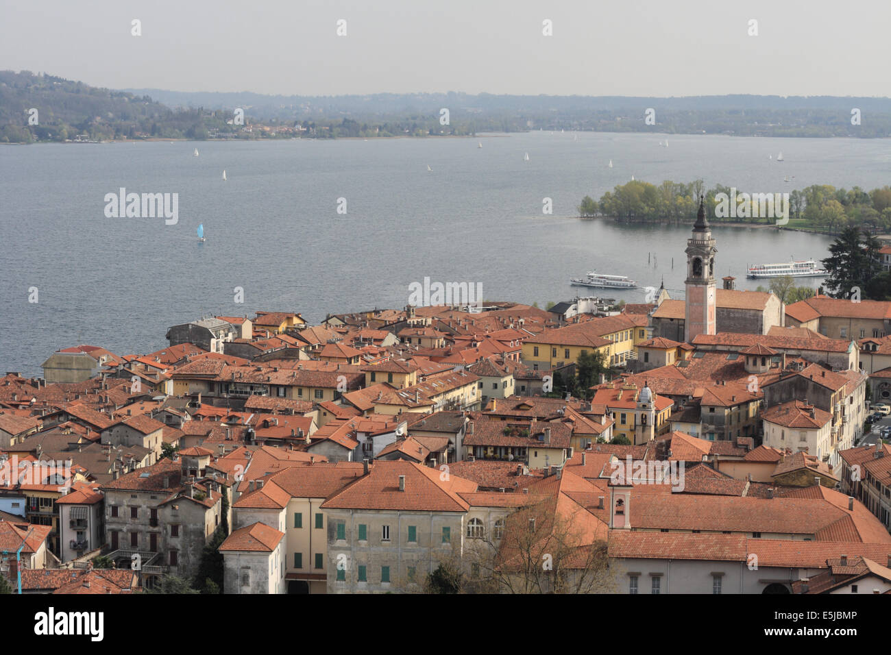Arona am lago maggiore -Fotos und -Bildmaterial in hoher Auflösung – Alamy