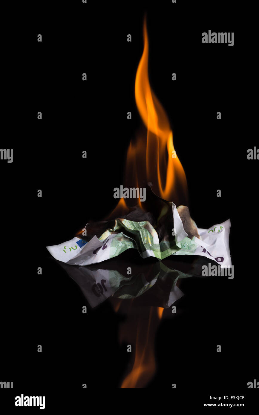 Euro Geld Feuern Stockfotos und -bilder Kaufen - Alamy
