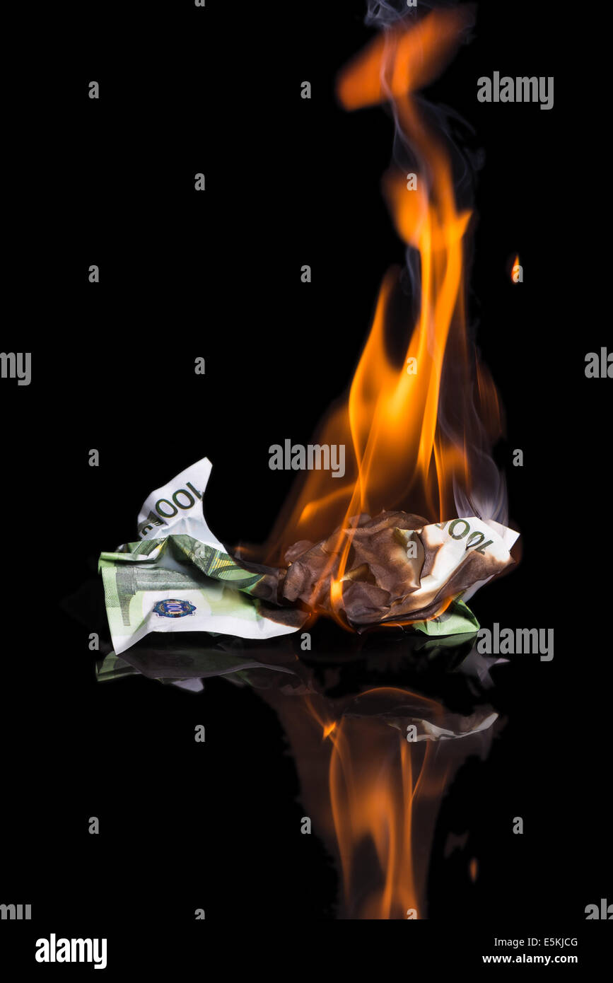 Euro Geld Feuern Stockfotos und -bilder Kaufen - Alamy