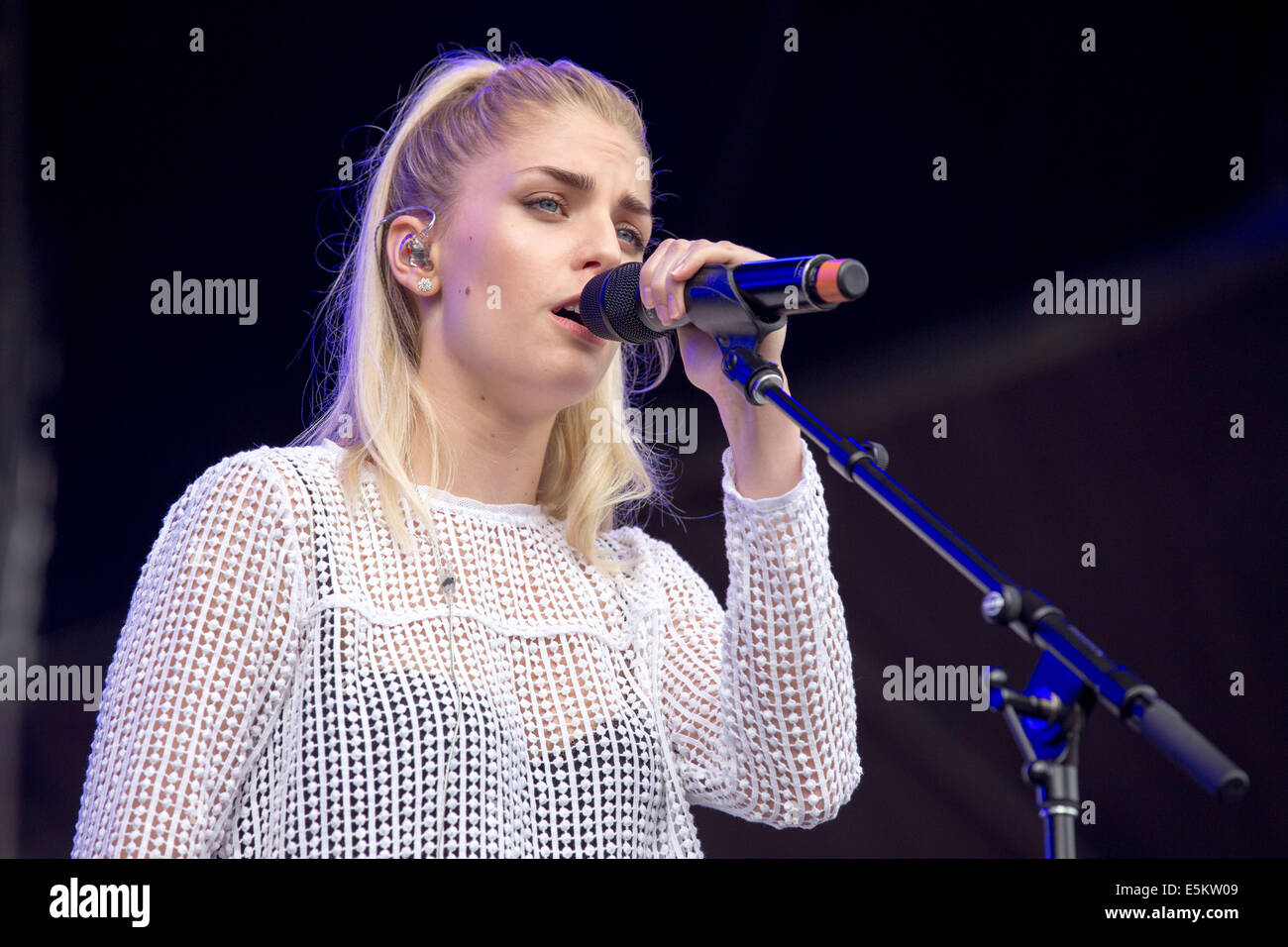 Hannah Reid London Grammar Stockfotos und -bilder Kaufen - Alamy