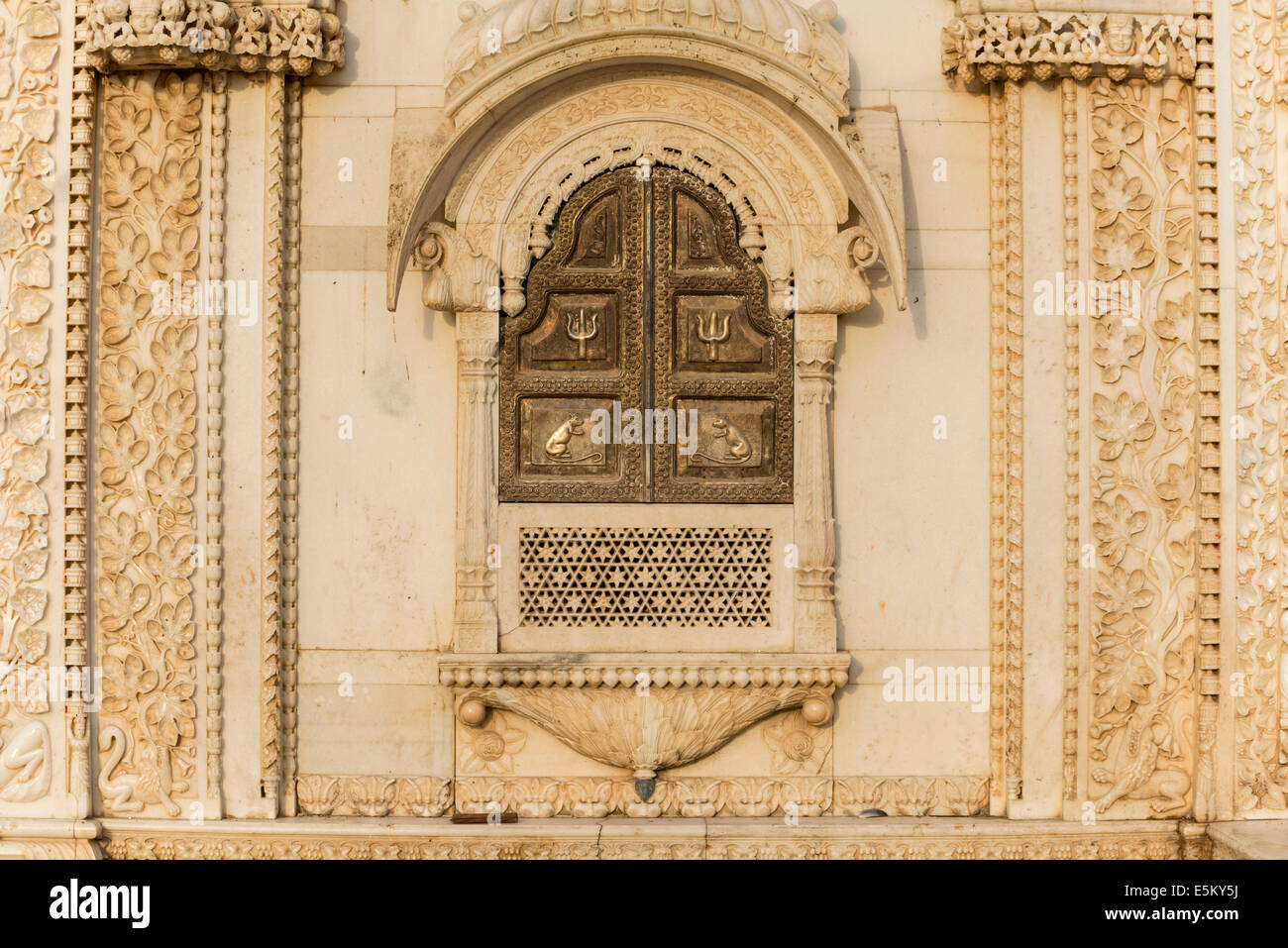 Karni mata temple -Fotos und -Bildmaterial in hoher Auflösung – Alamy