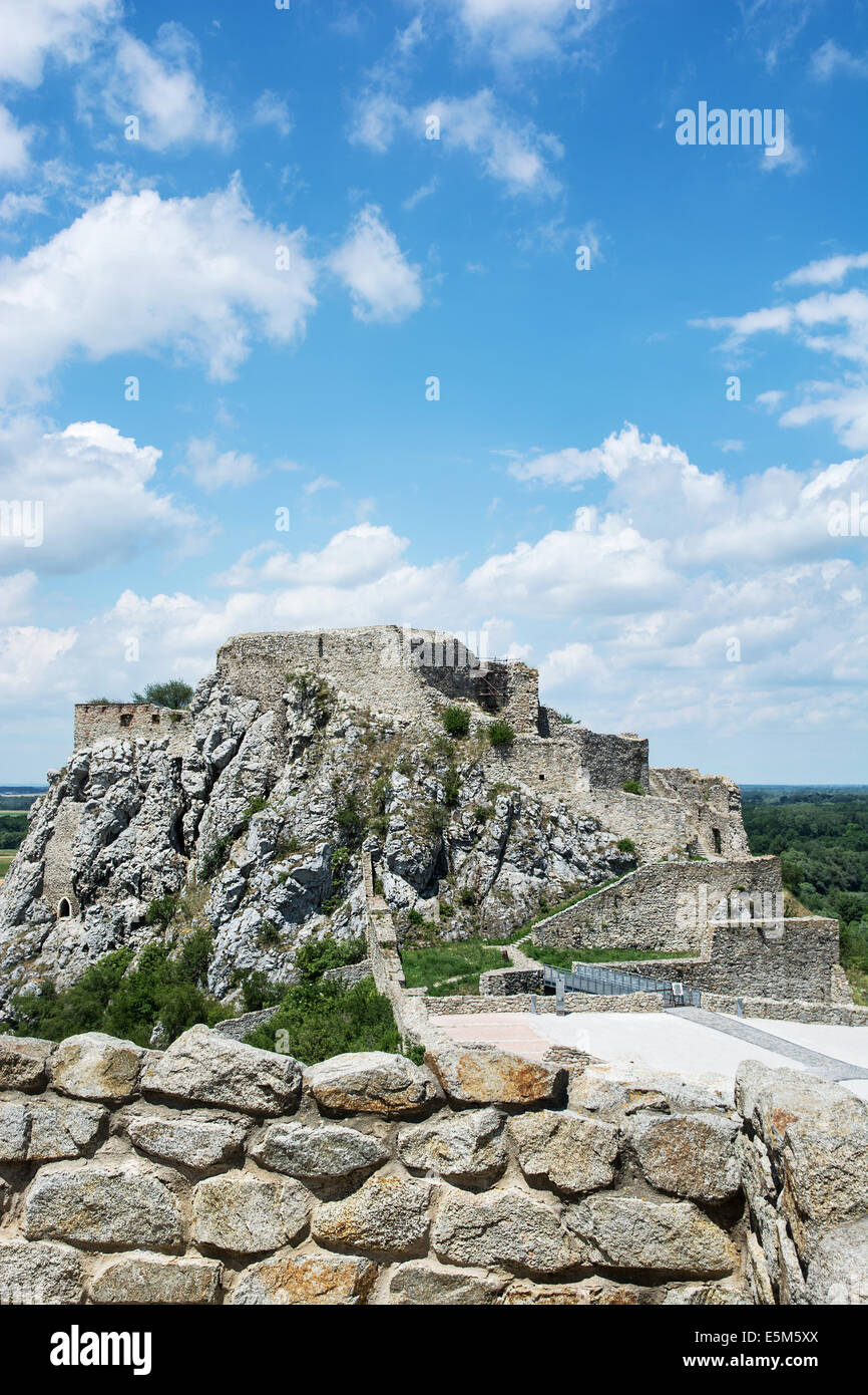 Berühmte burg devin -Fotos und -Bildmaterial in hoher Auflösung – Alamy