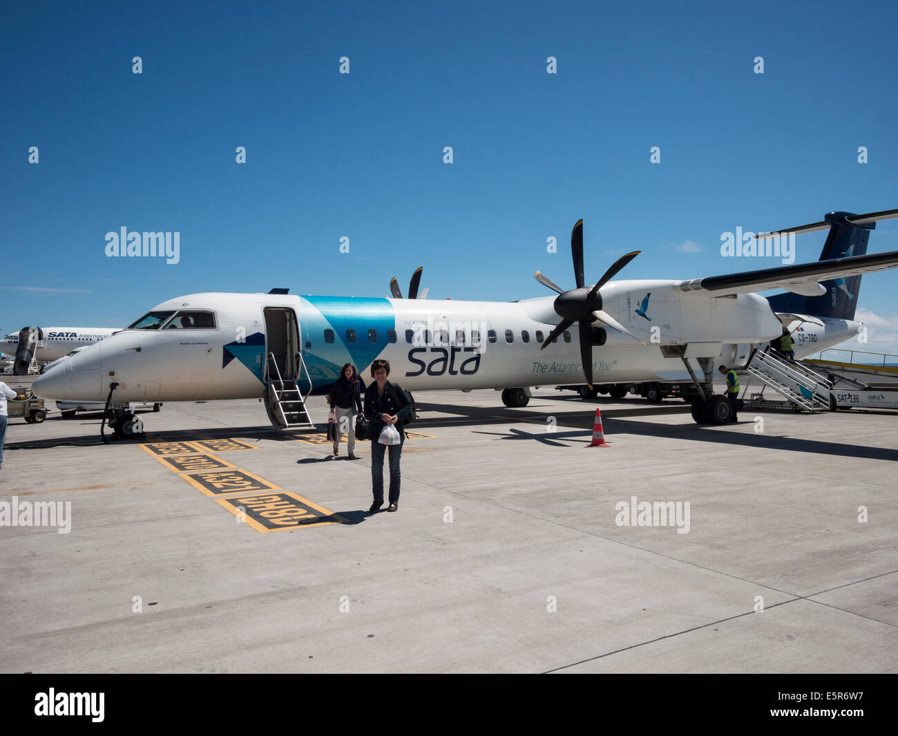 SATA-Airlines Bombardier Q400 Flugzeug in Ponta Delgada airport,S ...