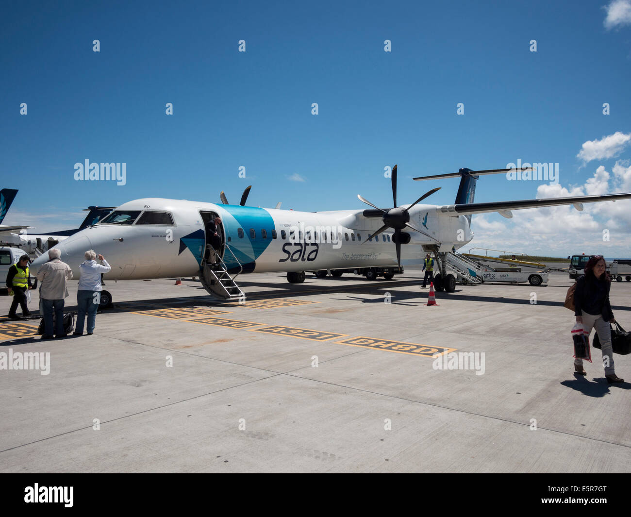 SATA-Airlines Bombardier Q400 Flugzeug in Ponta Delgada airport,S ...