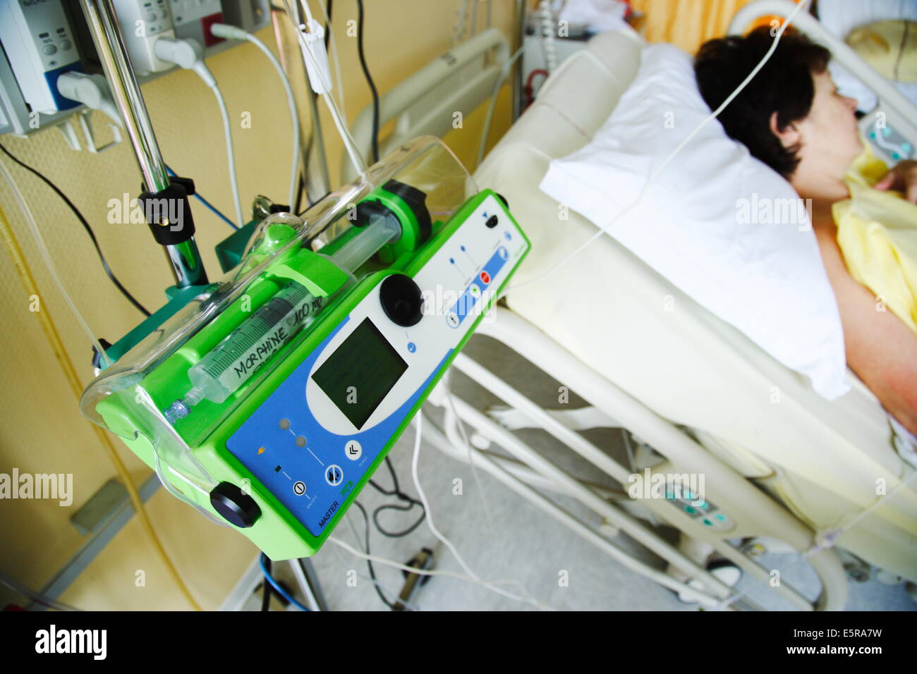 Morphine pump -Fotos und -Bildmaterial in hoher Auflösung – Alamy