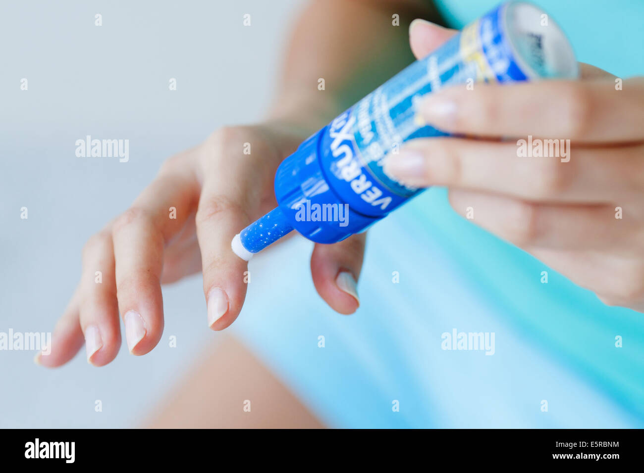 Warzen hand -Fotos und -Bildmaterial in hoher Auflösung – Alamy