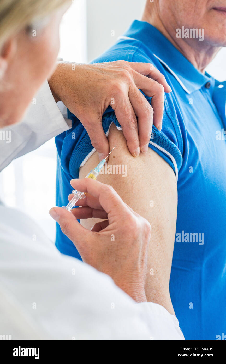 Man with polio -Fotos und -Bildmaterial in hoher Auflösung – Alamy