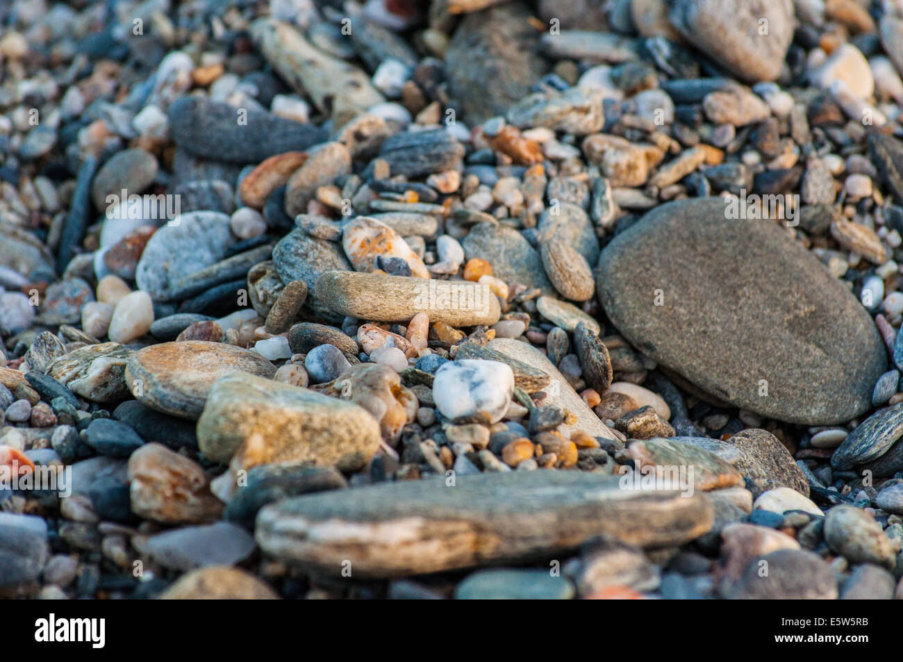 Steine strand -Fotos und -Bildmaterial in hoher Auflösung – Alamy