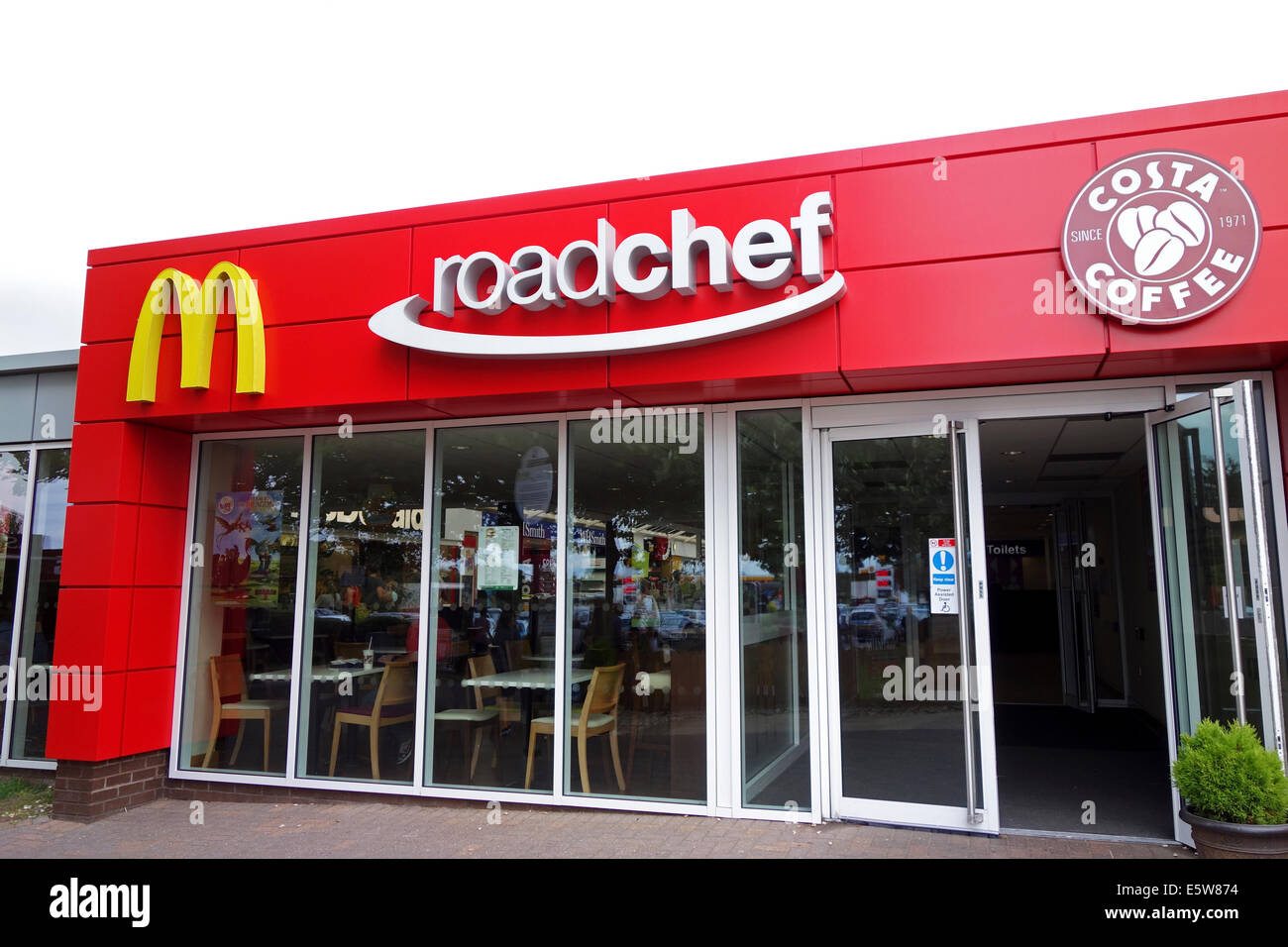 Motorway restaurant -Fotos und -Bildmaterial in hoher Auflösung – Alamy