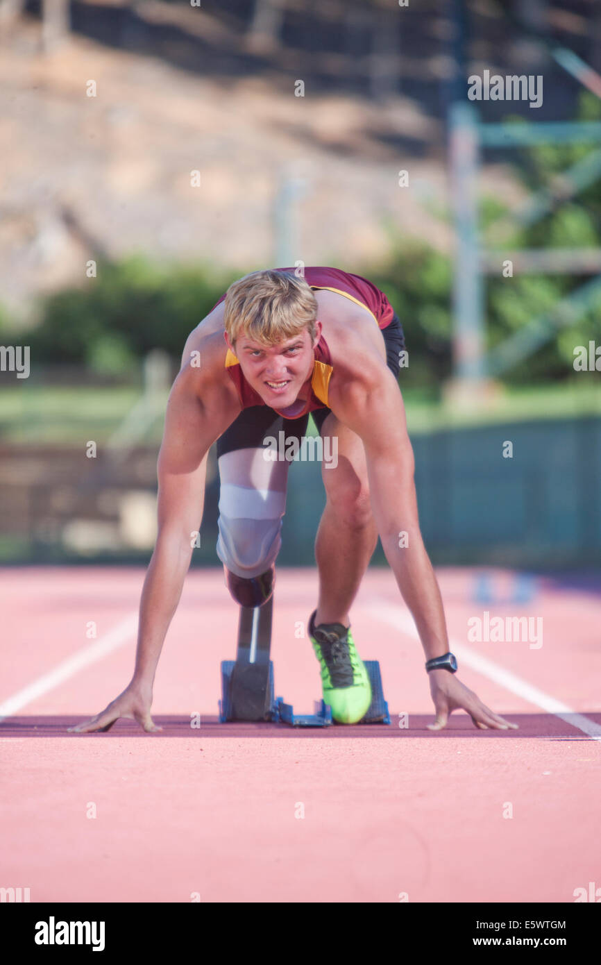 Sprinter start position on track -Fotos und -Bildmaterial in hoher ...