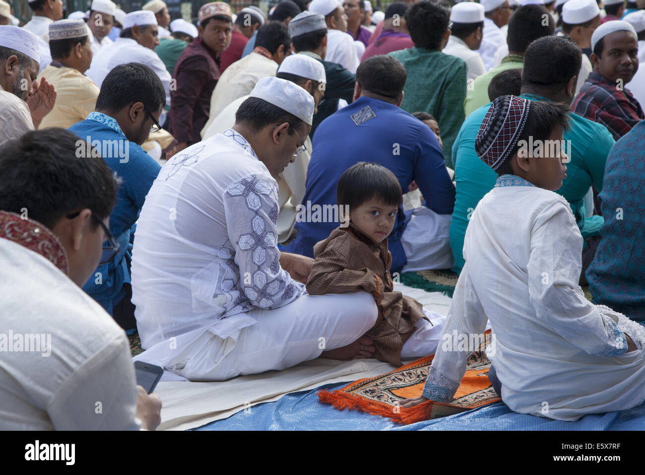 Gebete auf der straße -Fotos und -Bildmaterial in hoher Auflösung – Alamy