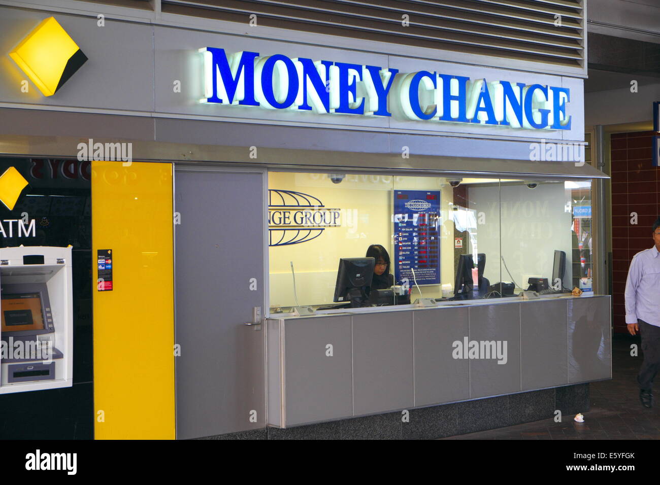 Commonwealth bank atm -Fotos und -Bildmaterial in hoher Auflösung – Alamy