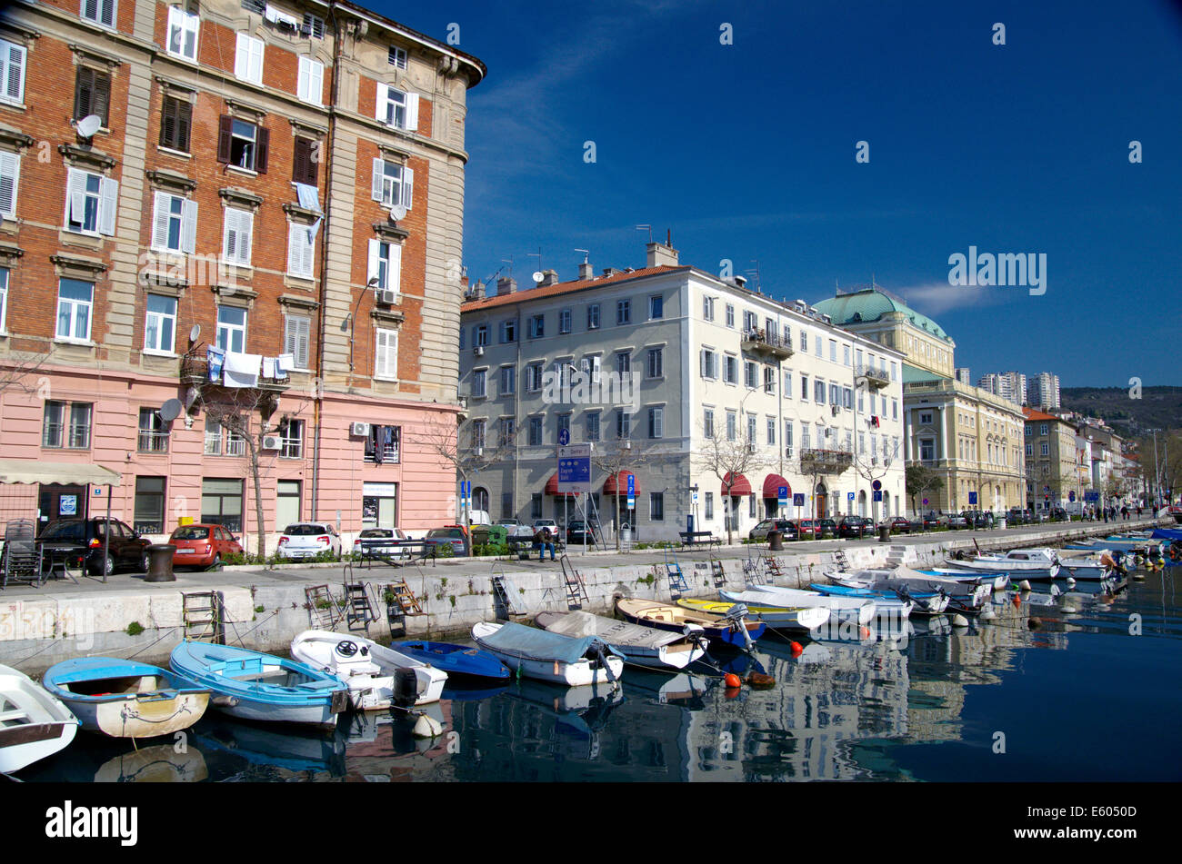 Stadtbibliothek von rijeka -Fotos und -Bildmaterial in hoher Auflösung ...