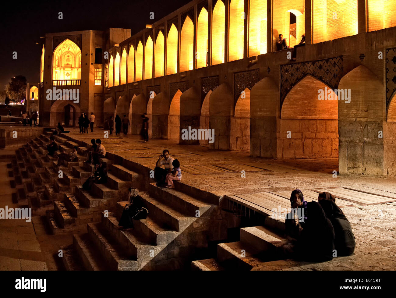 Siosepol oder Brücke der 33 Bögen, Isfahan, Iran Stockfotografie - Alamy