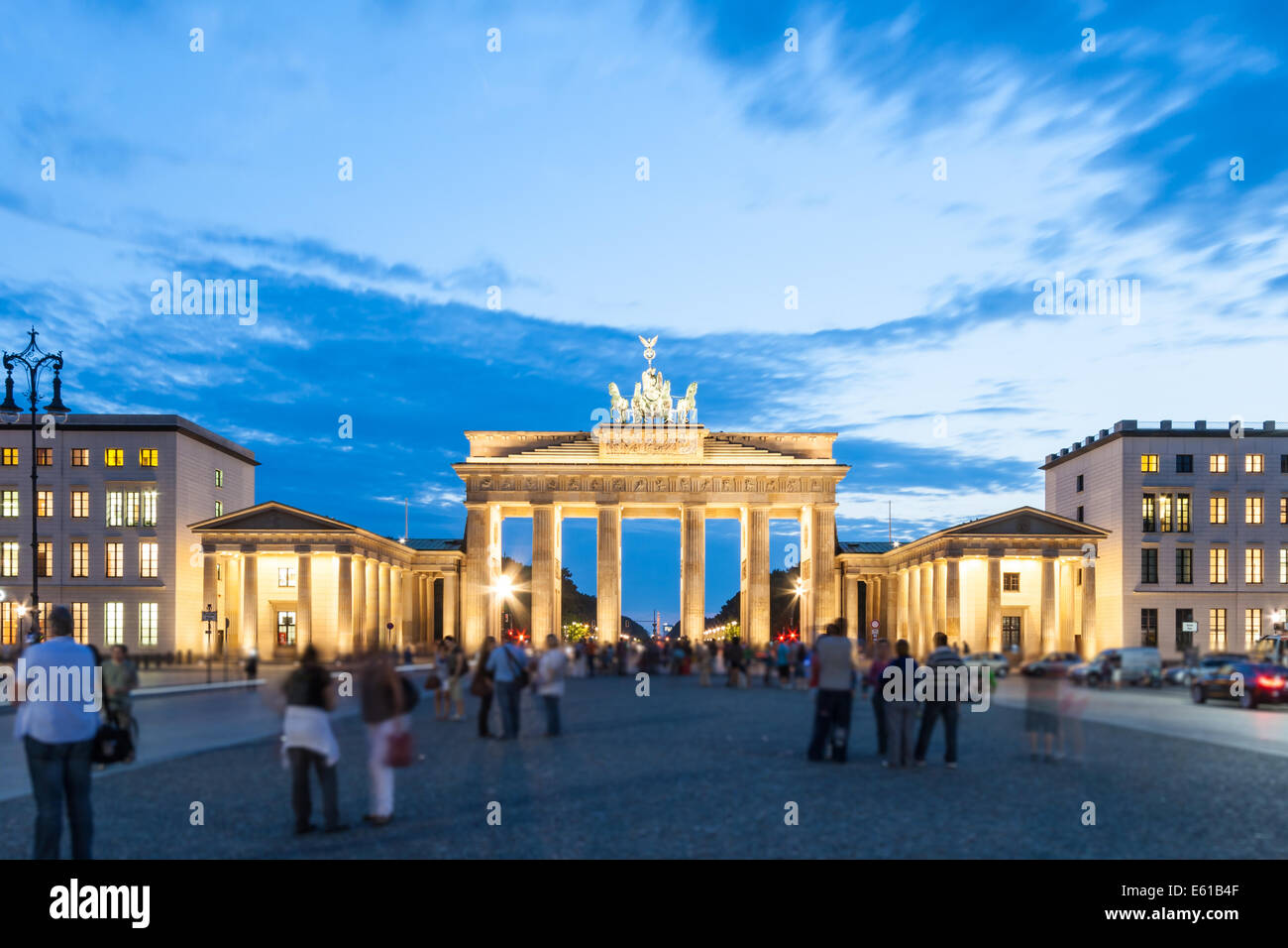 Das Brandenburger Tor (Deutsch: Brandenburger Tor) ist eine ehemalige ...