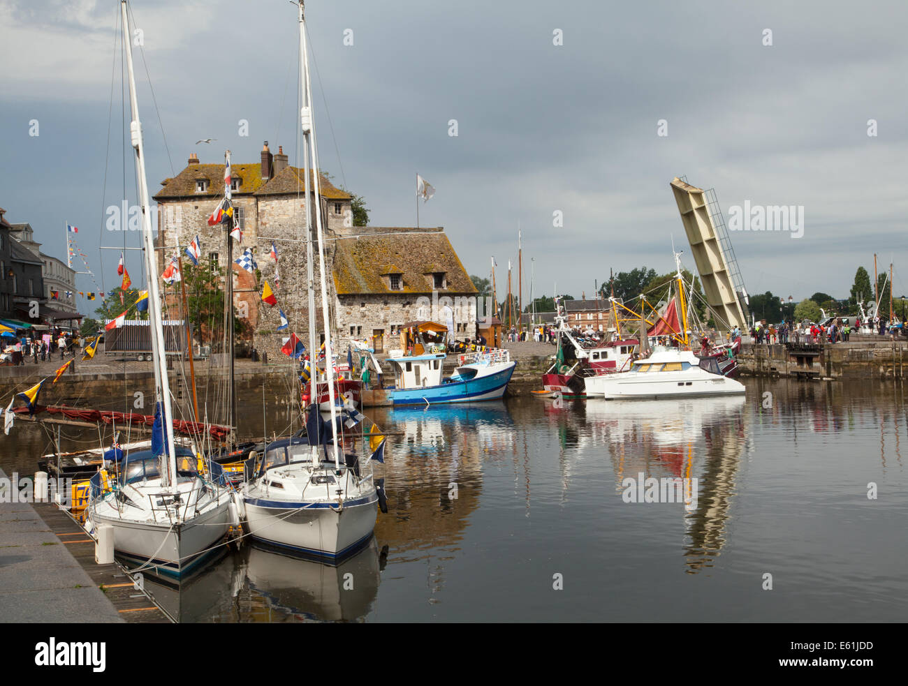 France normandy honfleur bridge -Fotos und -Bildmaterial in hoher ...