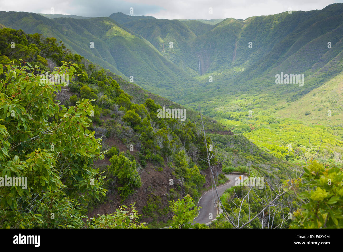 Waterfall molokai hawaii -Fotos und -Bildmaterial in hoher Auflösung ...