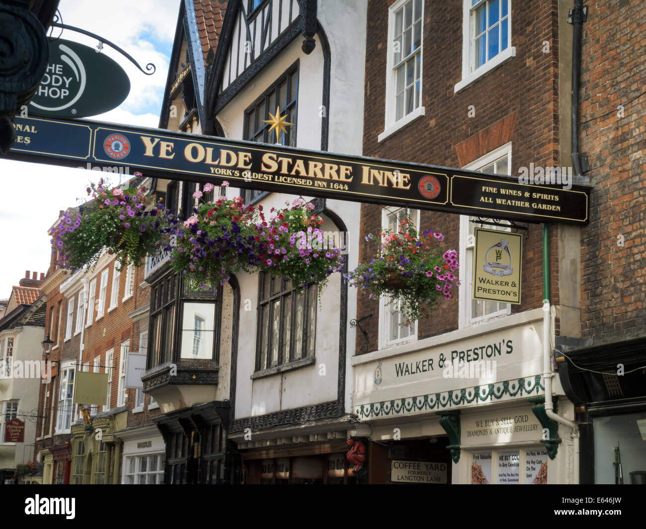 Ihr alter starre inne -Fotos und -Bildmaterial in hoher Auflösung – Alamy