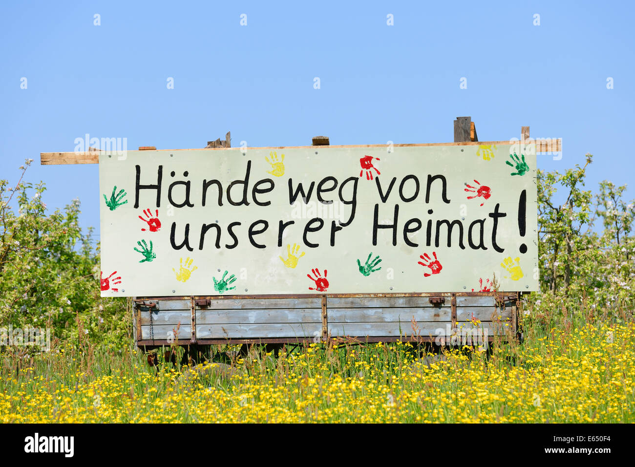 Hande weg von unserer heimat -Fotos und -Bildmaterial in hoher ...