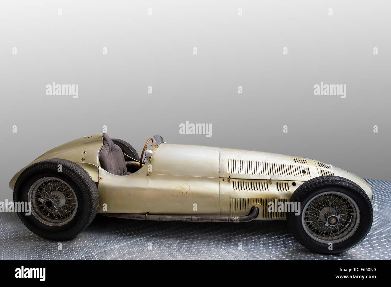 Klassischer rennwagen mercedes benz 1939 -Fotos und -Bildmaterial in ...