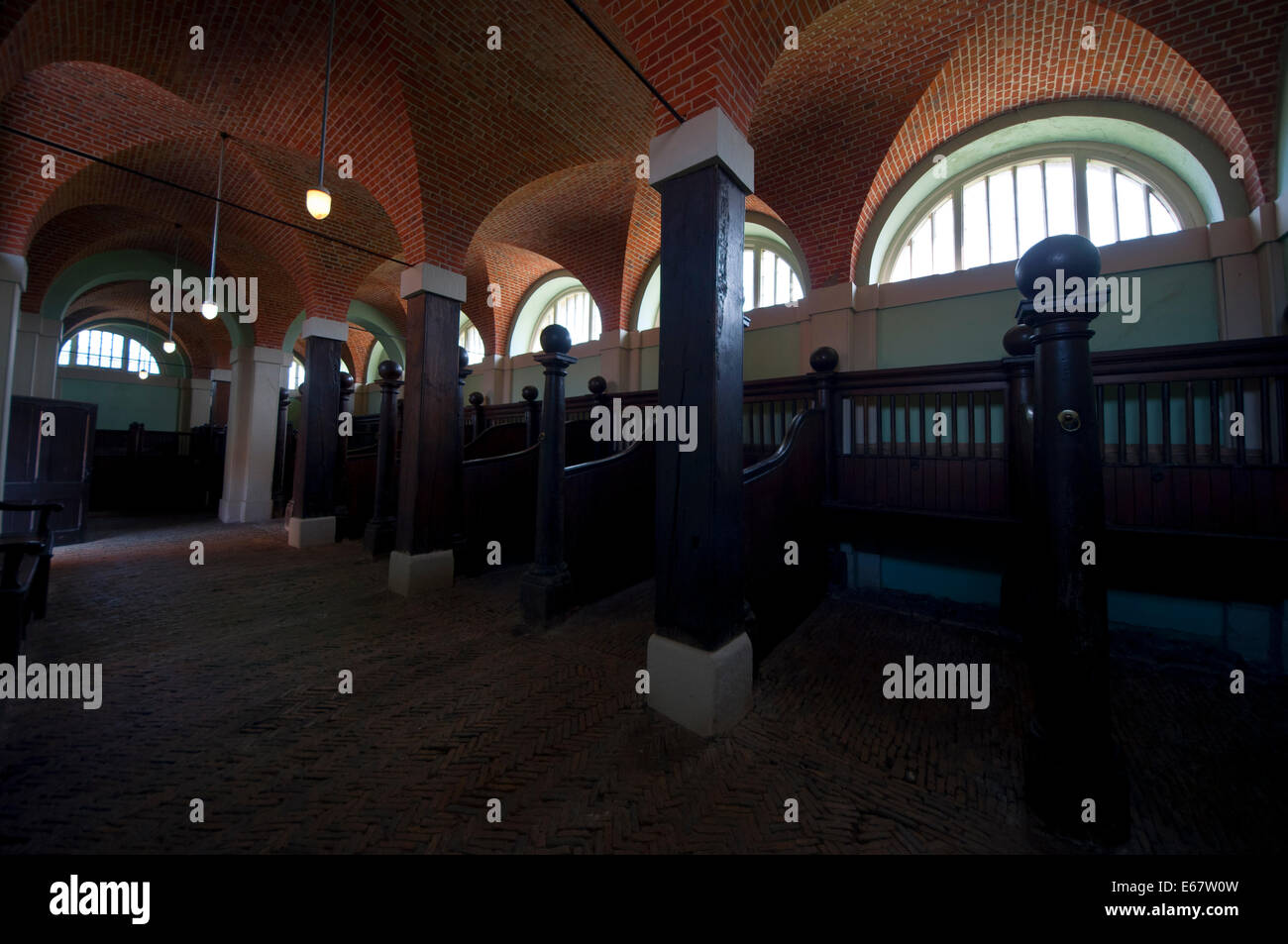 Vault ceiling -Fotos und -Bildmaterial in hoher Auflösung – Alamy