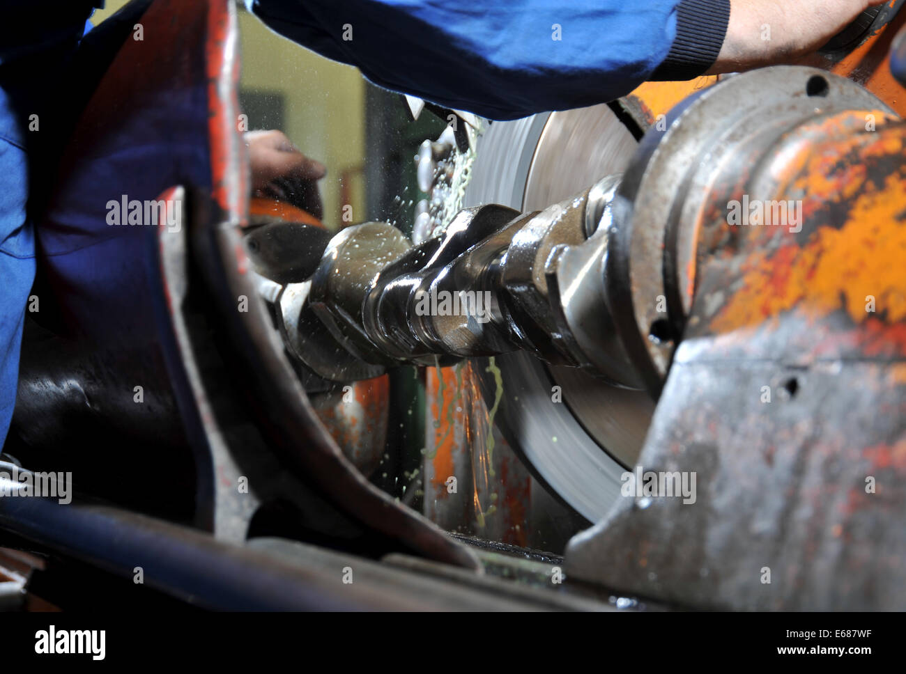 Auto ankurbeln -Fotos und -Bildmaterial in hoher Auflösung – Alamy