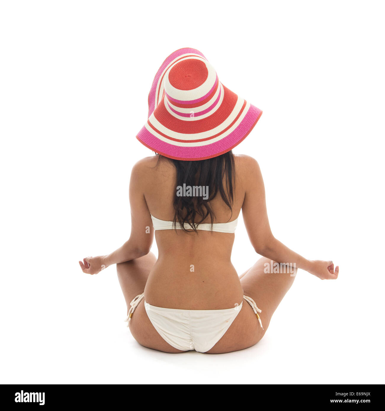 Jung frau bikini strand Ausgeschnittene Stockfotos und -bilder - Alamy
