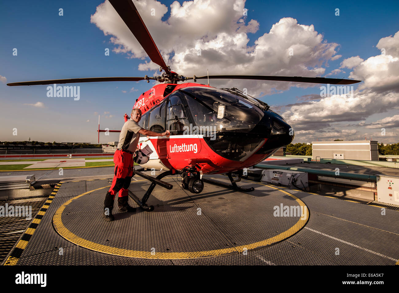 Pilot Pilot Thomas Reimerof die DRF-Rettung Hubschrauber Eurocopter ...