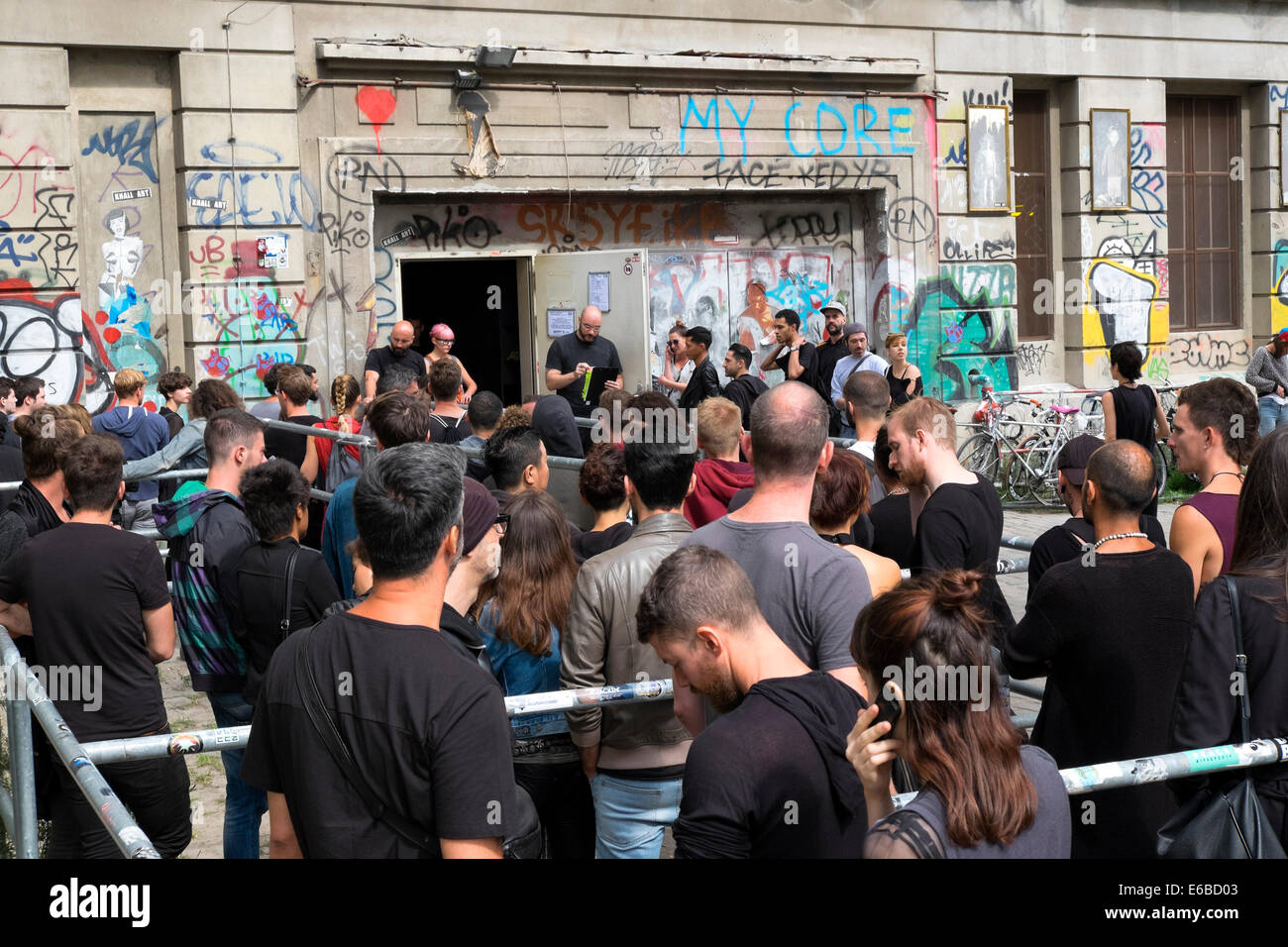Berghain berlin club -Fotos und -Bildmaterial in hoher Auflösung – Alamy