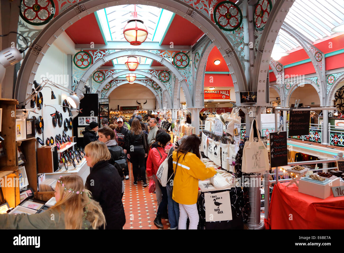 Camden market interior -Fotos und -Bildmaterial in hoher Auflösung – Alamy
