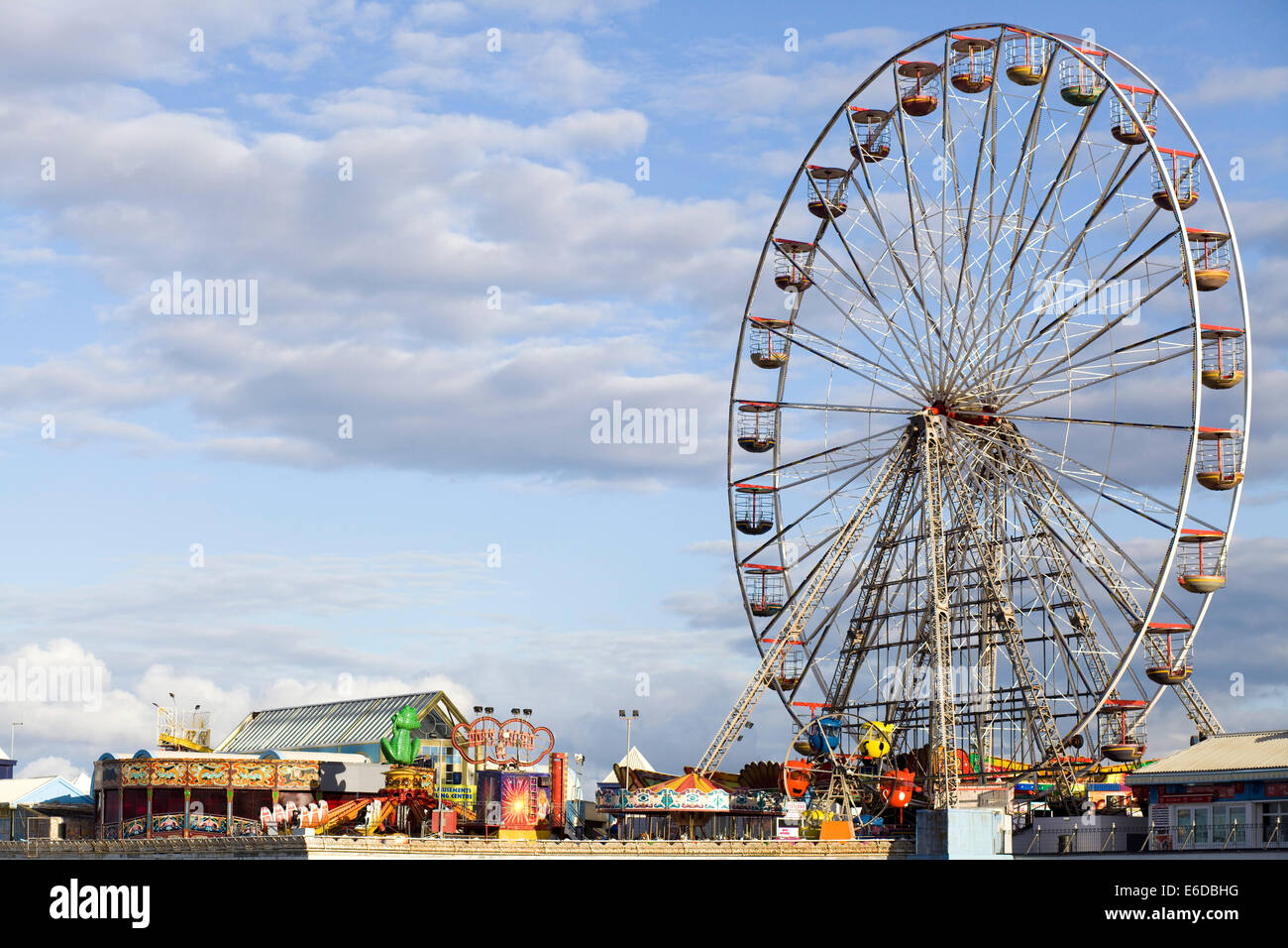 Funfair ride blackpool pier -Fotos und -Bildmaterial in hoher Auflösung ...