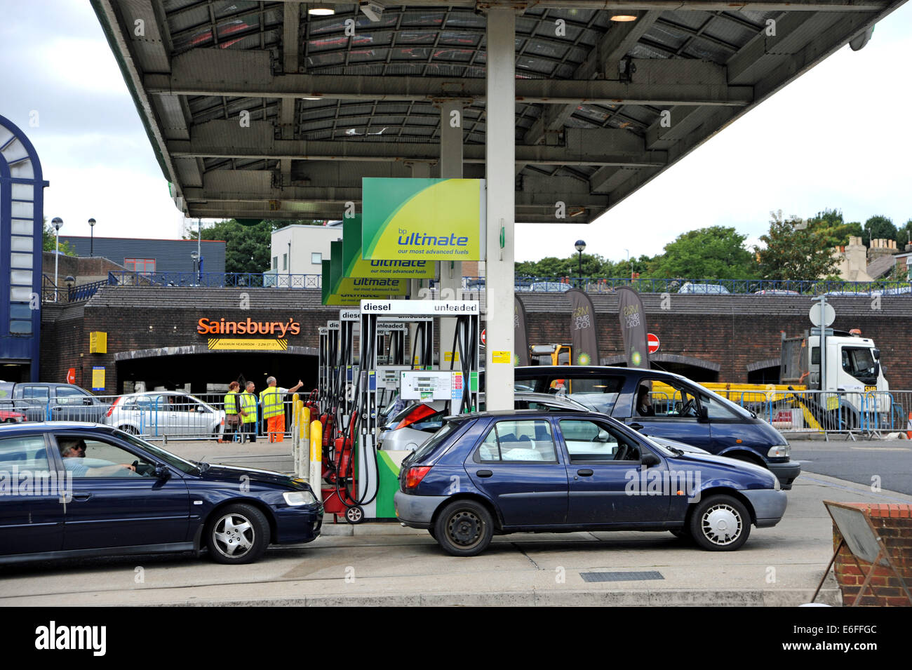 Tanken bp -Fotos und -Bildmaterial in hoher Auflösung – Alamy