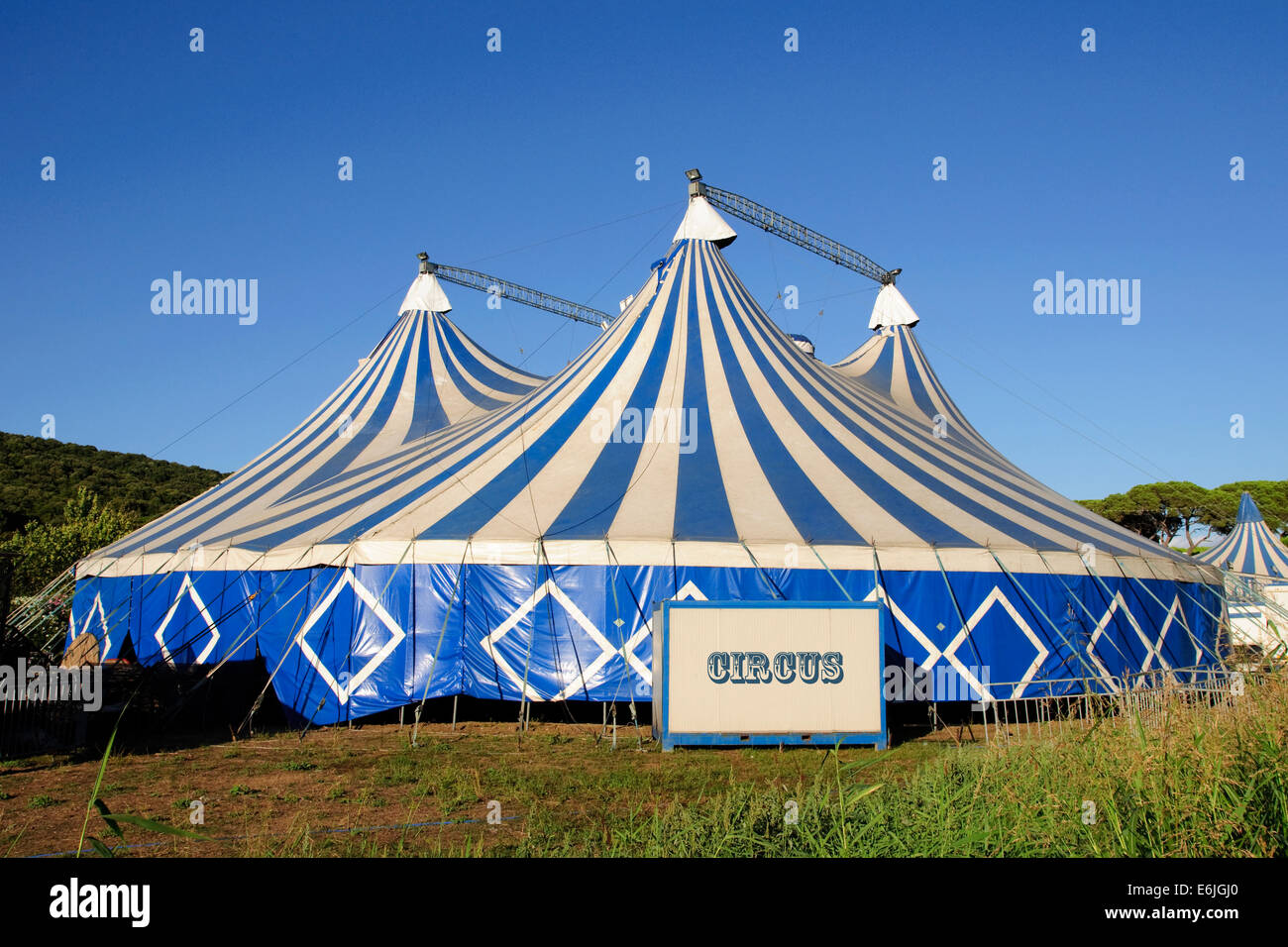 Circus tent -Fotos und -Bildmaterial in hoher Auflösung – Alamy