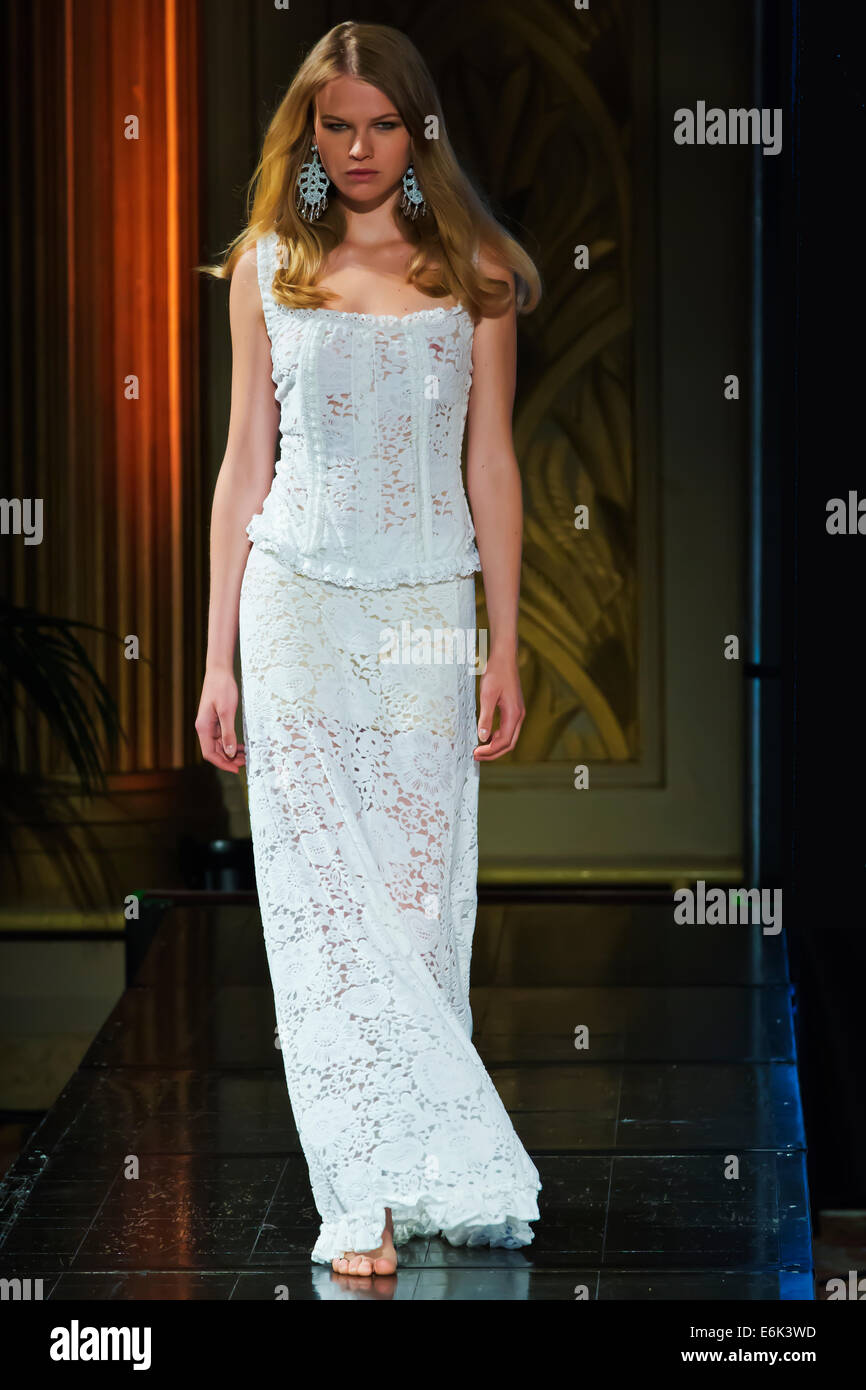 Miss bikini 2015 -Fotos und -Bildmaterial in hoher Auflösung – Alamy