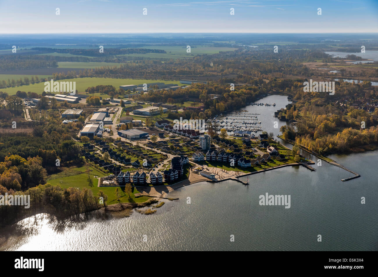 Luftaufnahme, Rechlin-Nord mit Dorf Hafen und Marina, Stichkanal ...