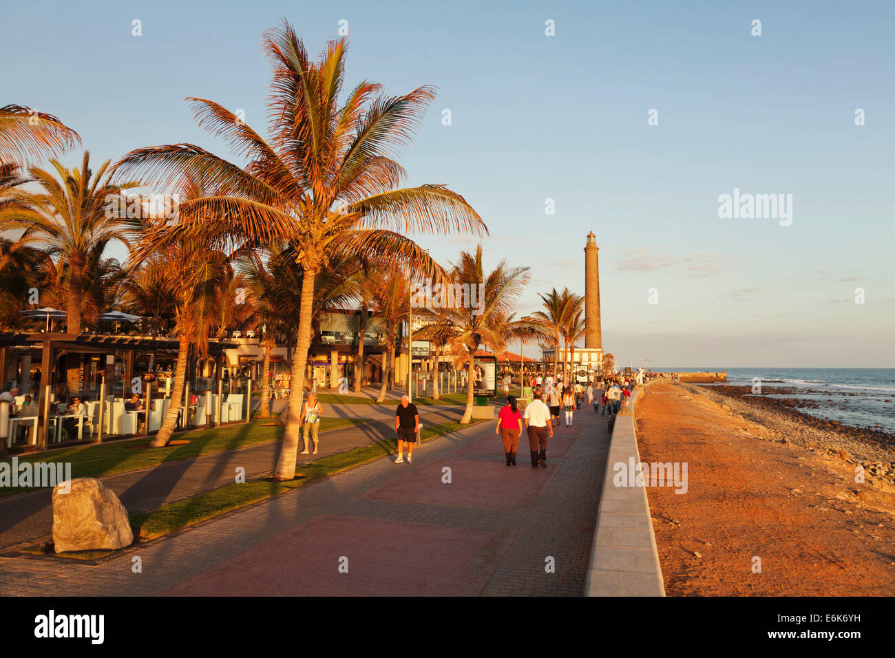 Promenade am leuchtturm faro de maspalomas -Fotos und -Bildmaterial in ...