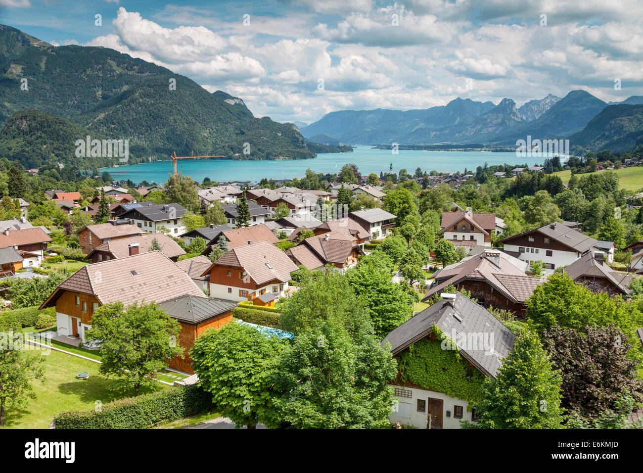 Dorf St. Gilgen am Wolfgangsee in Österreichische Alpen Stockfotografie ...