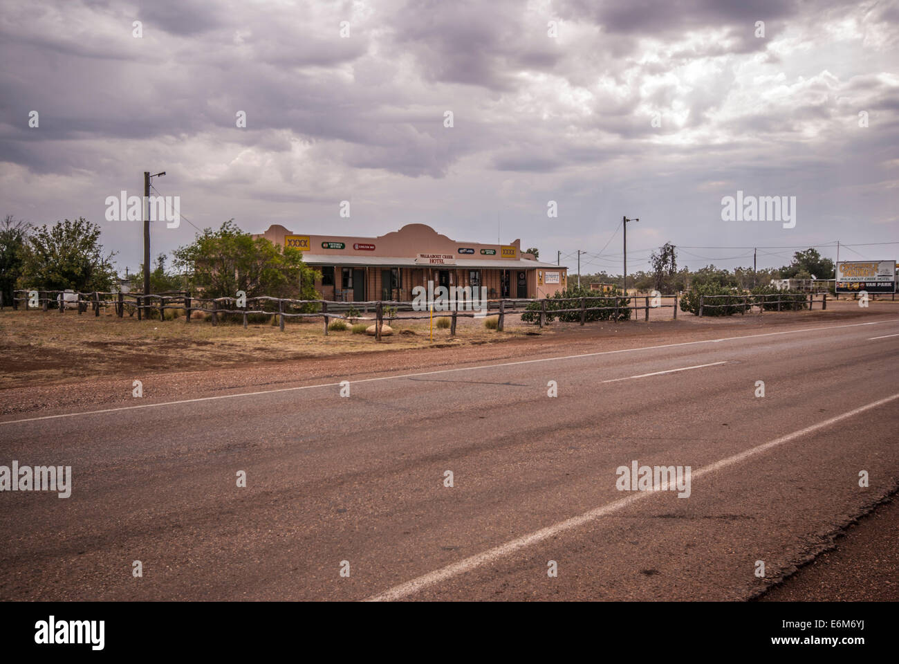 WALKABOUT CREEK HOTEL, McKINLAY, NORTH WEST QUEENSLAND, QUEENSLAND ...