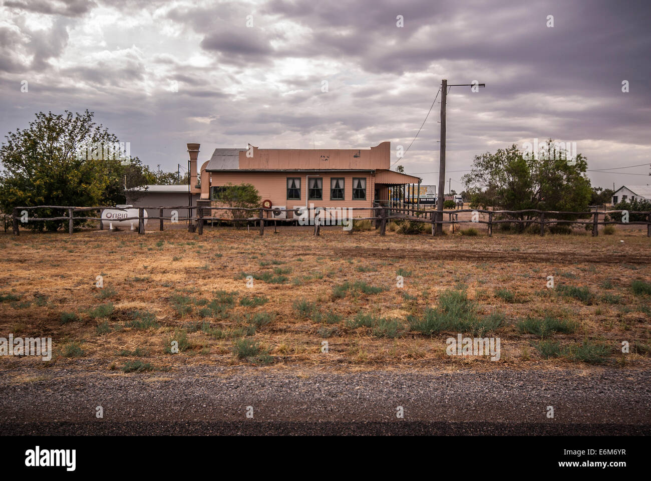 WALKABOUT CREEK HOTEL, McKINLAY, NORTH WEST QUEENSLAND, QUEENSLAND ...