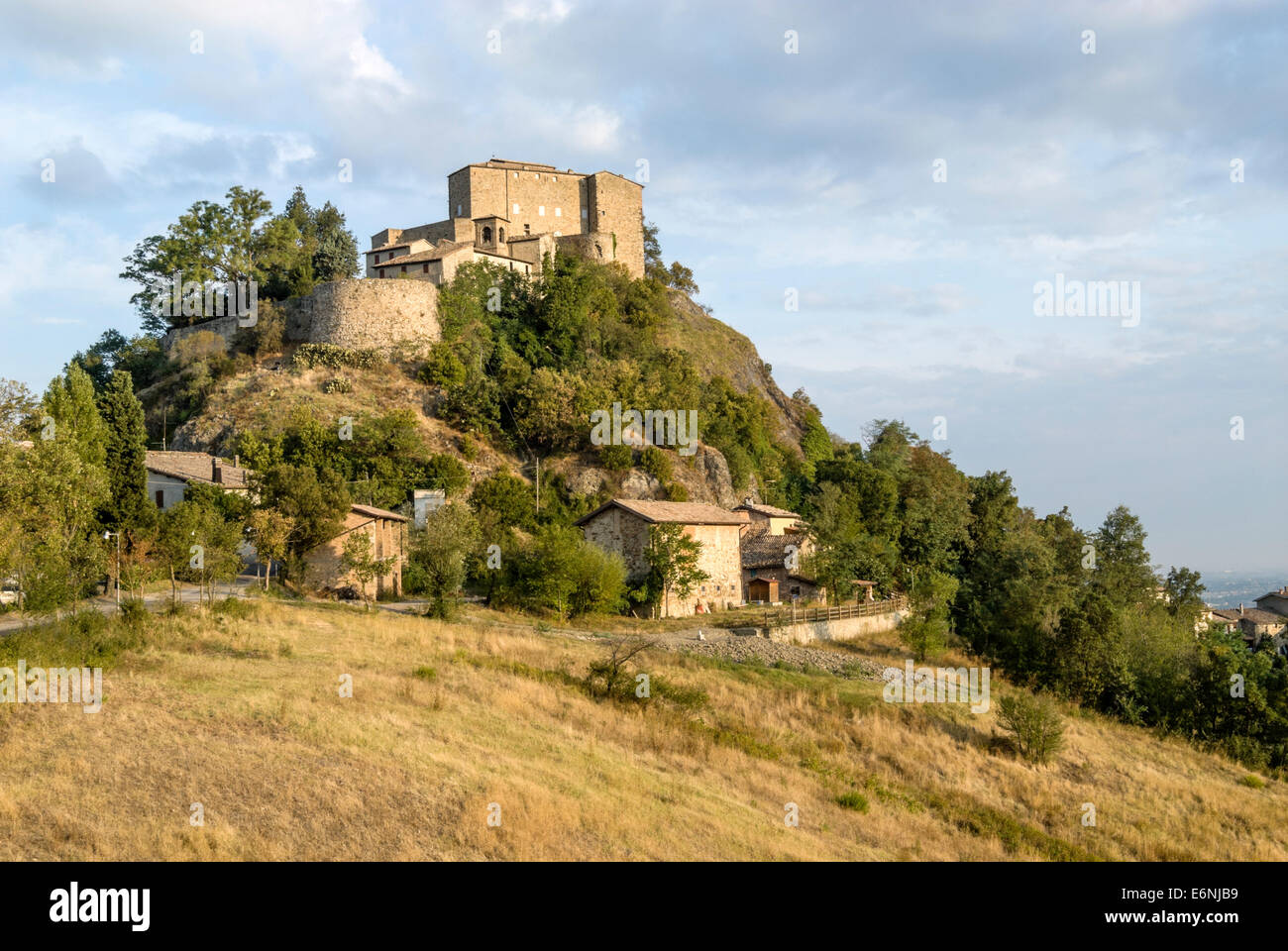 Canossa castle -Fotos und -Bildmaterial in hoher Auflösung – Alamy