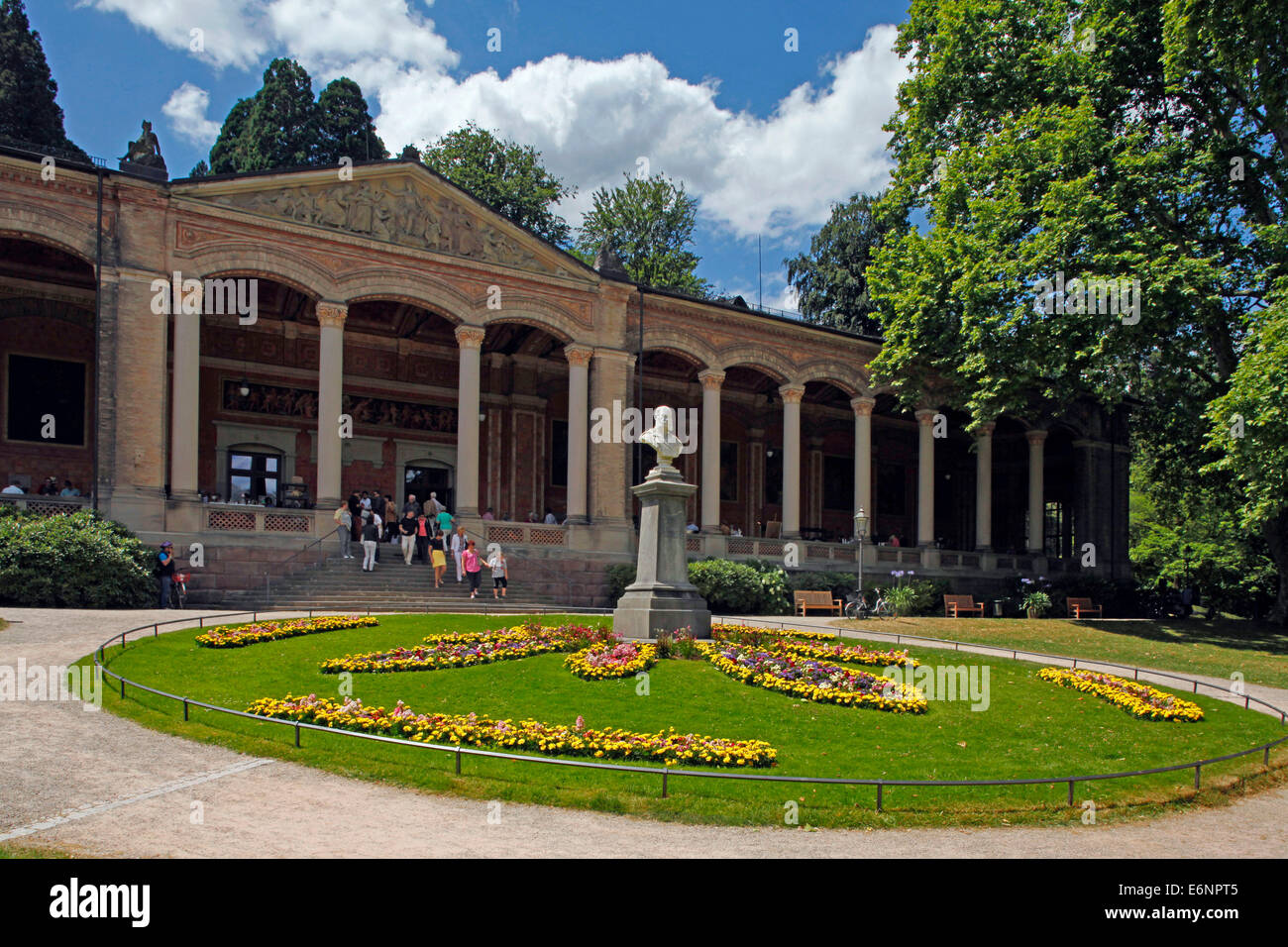 Trinkhalle an der Kurort Baden-Baden, Denkmal zu Ehren von Kaiser ...