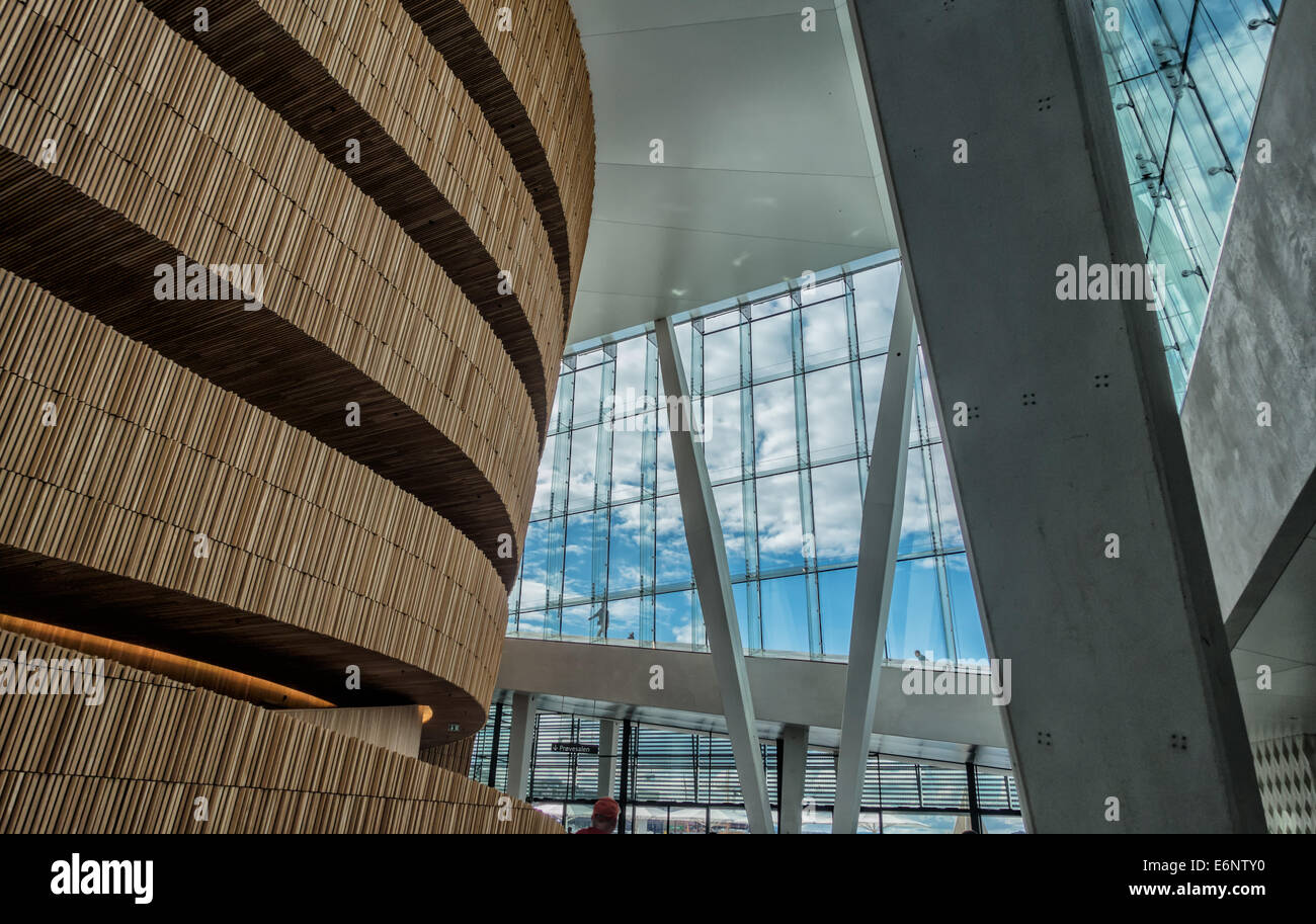 Modern opera house interior -Fotos und -Bildmaterial in hoher Auflösung ...